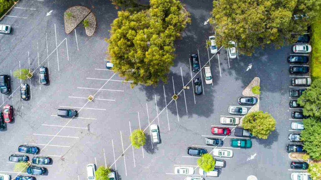 Parcheggiare in doppia fila? Può costare carissimo: il Codice della ...